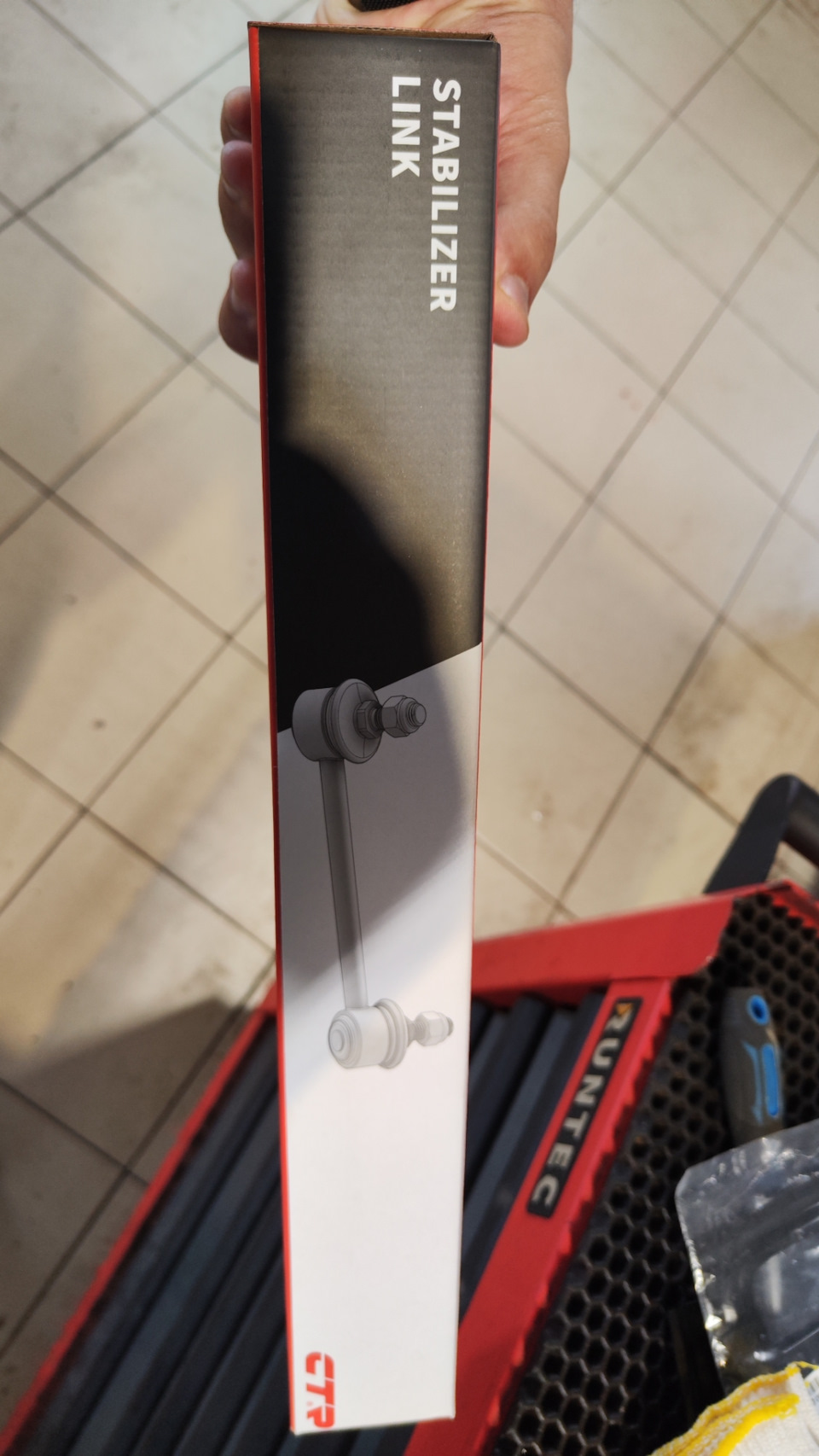 Замена правой стойки стабилизатора — Nissan X-Trail II (t31), 2 л, 2011 ...