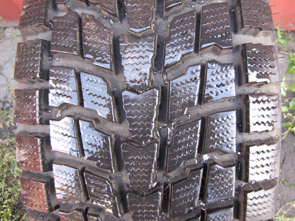 Продаю комплект зимних шин для Dunlop Grandtrek SJ6 — DRIVE2