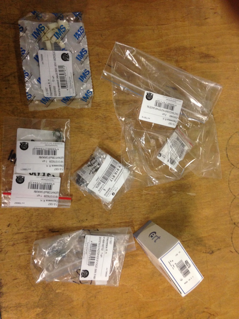 Крепление, клипсы, болты — BMW 5 series (E39), 2,8 л, 2000 года ...