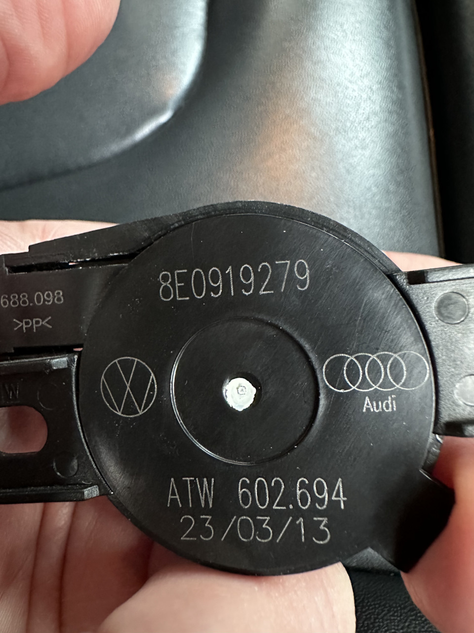 8E0919279 Зуммер динамик парковочной VAG | Запчасти на DRIVE2