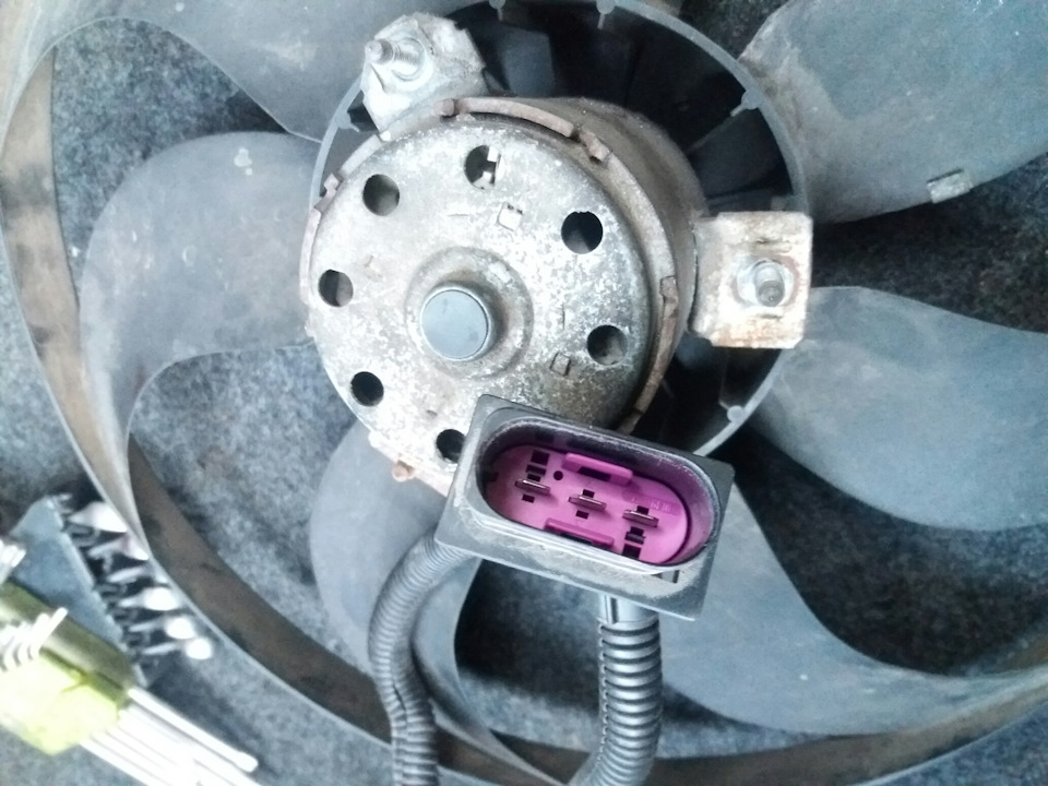 Разборка большого вентилятора 1j0959455d — Skoda Octavia A4 Mk1, 1,9 л ...