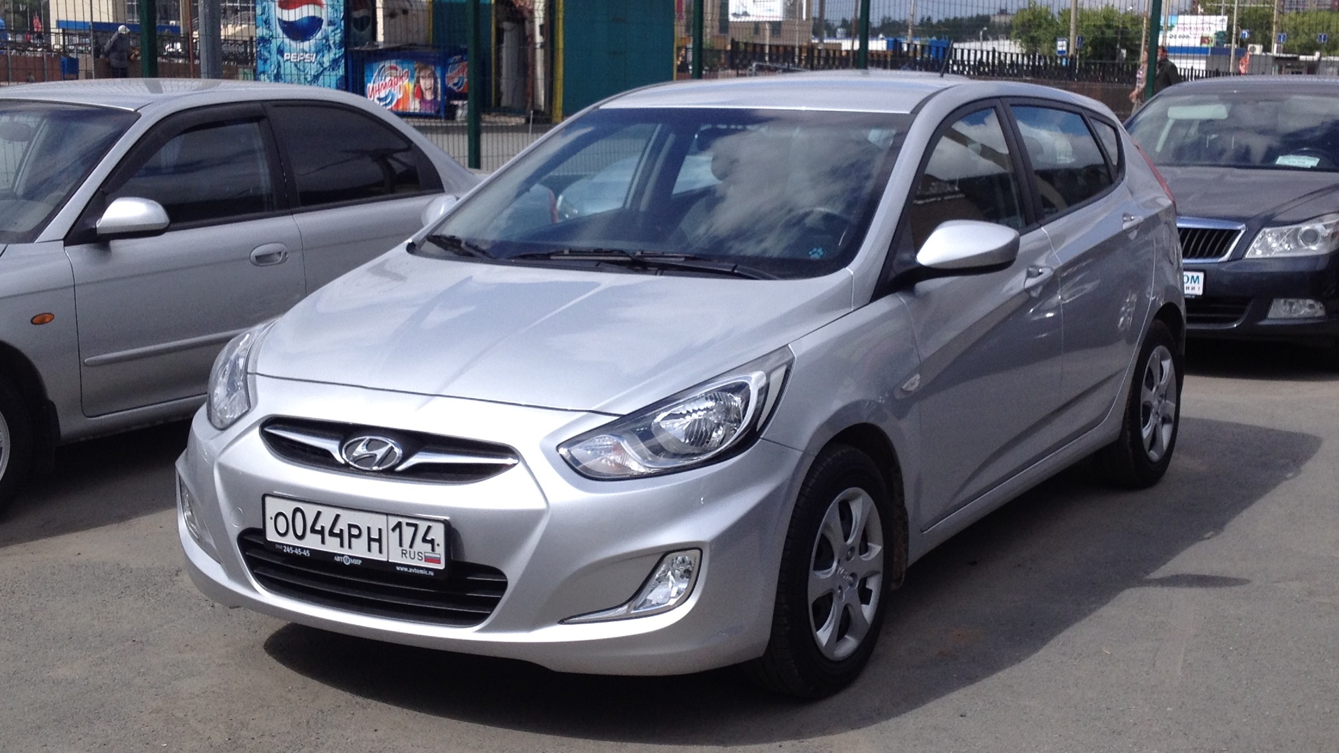 Hyundai Solaris Hatchback 1.4 бензиновый 2012 | на DRIVE2