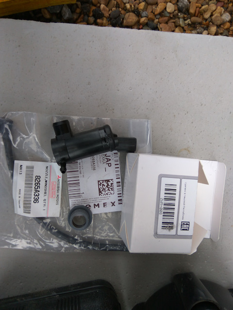 8260A008 НАСОС ОМЫВАТЕЛЯ Mitsubishi | Запчасти на DRIVE2