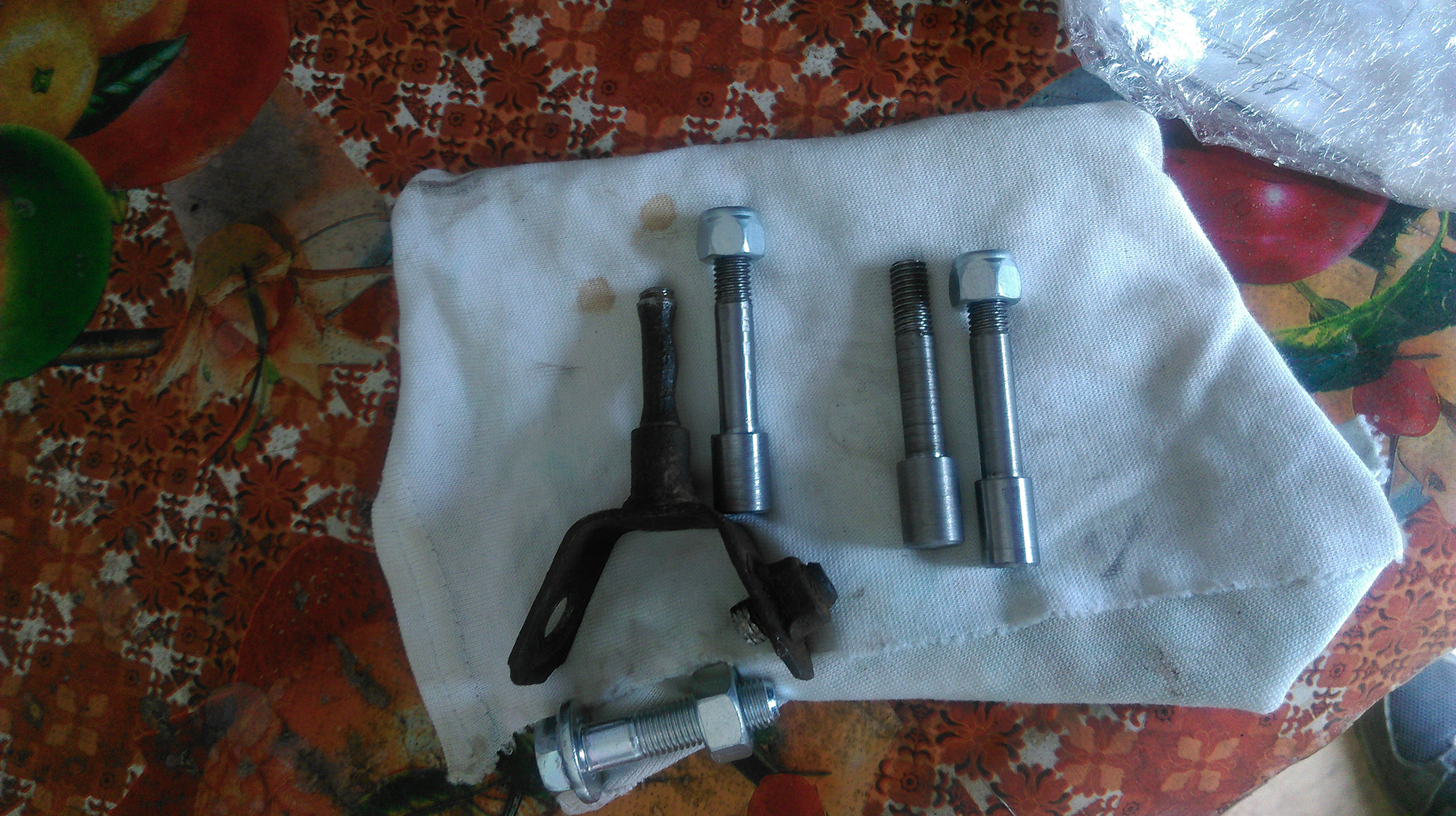 Втулки и резинки зад.стаб-ра — Toyota Mark II (70), 2 л, 1990 года ...