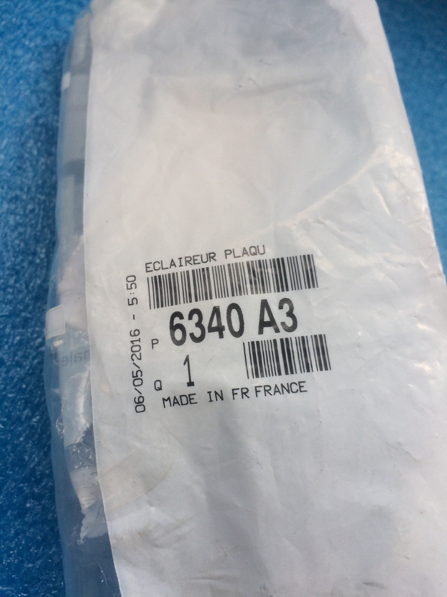 Замена плафонов подсветки номера — Citroen Grand C4 Picasso (1G), 2 л ...