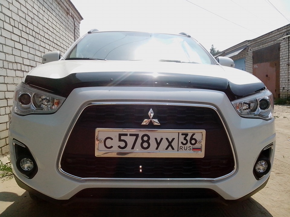 Дефлектор капота — Mitsubishi ASX, 2 л., 2012 года | аксессуары | DRIVE2