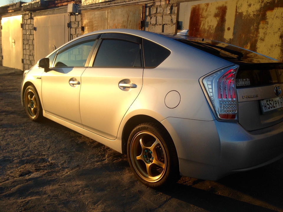 Rays Gram light 57c — Toyota Prius (30), 1,8 л, 2010 года | колёсные диски | DRIVE2