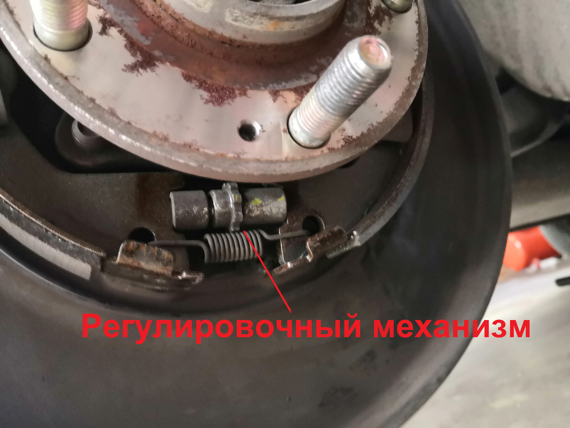 Замена тормозных колодок электрического стояночного тормоза после ...