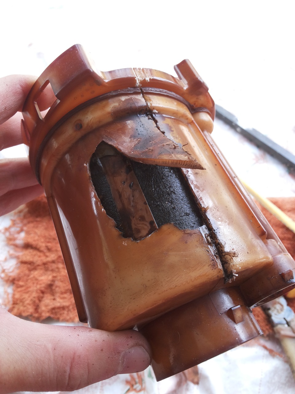 замена топливного фильтра — KIA Rio (2G), 1,6 л, 2007 года | своими ...