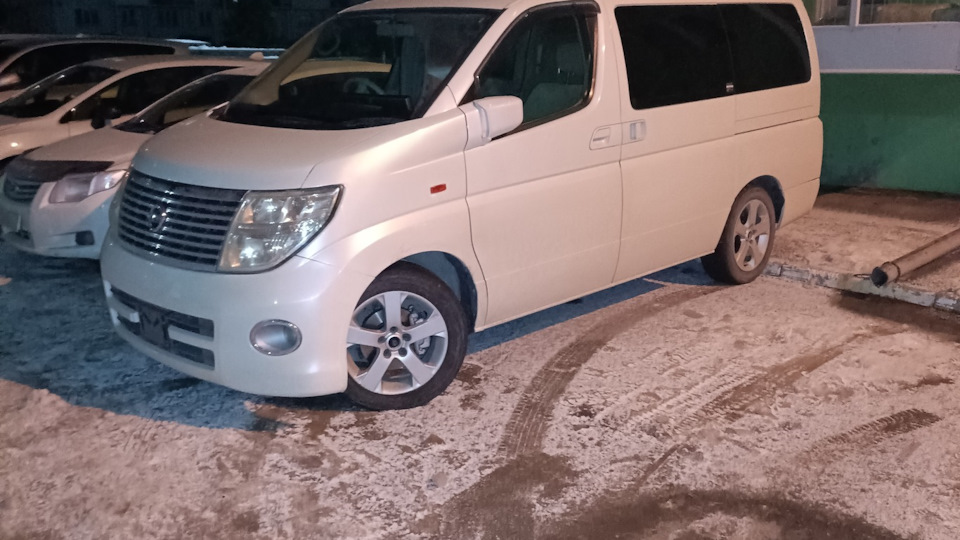 Монитор панели — Nissan Elgrand (E51), 3,5 л, 2002 года | электроника | DRIVE2