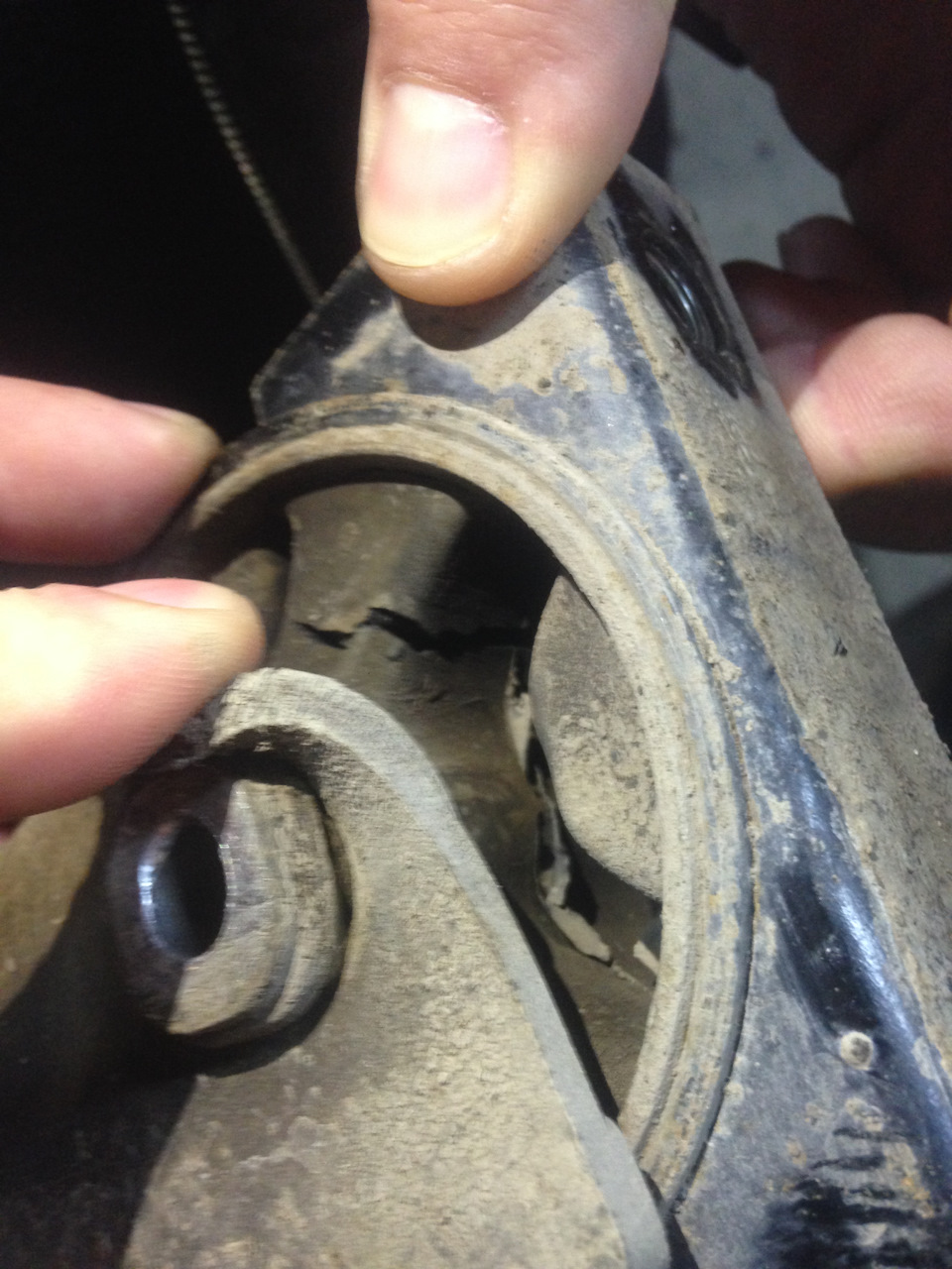 Замена подушек двигателя и правого переднего (опорника в 3 раз ...