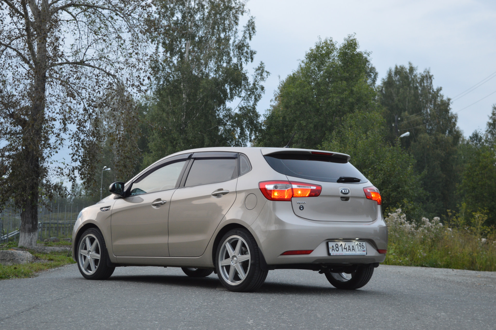 photoset#1 — KIA Rio 5-door (3G), 1,4 л, 2013 года | фотография | DRIVE2