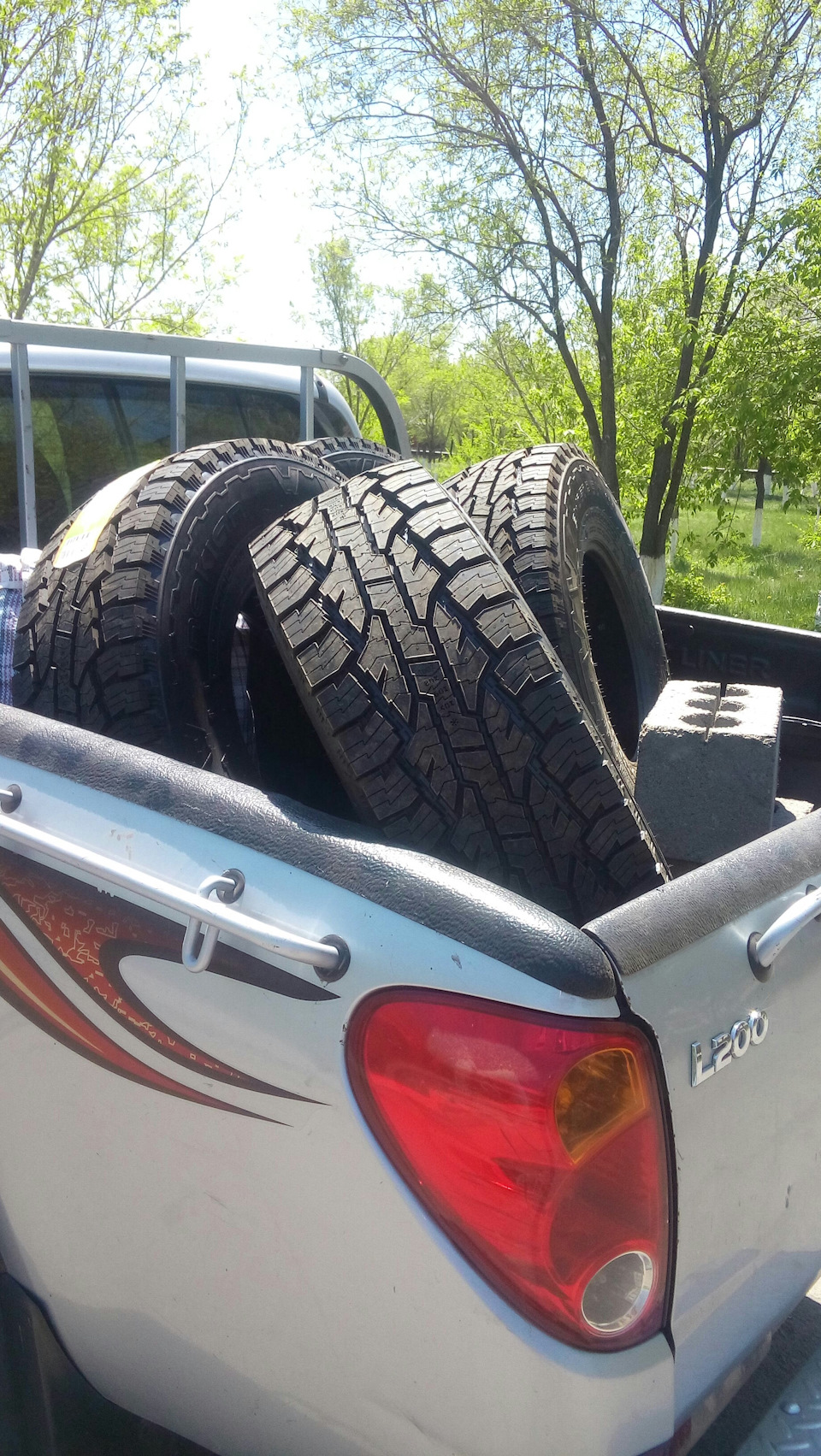 Нокиан ротива АТ — Mitsubishi L200 (4G), 2,5 л, 2008 года | шины | DRIVE2