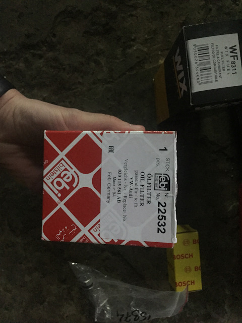 030115561AB Фильтр масляный / AUDI, VW, SEAT, SKODA 1.0-1.6 91~ VAG ...