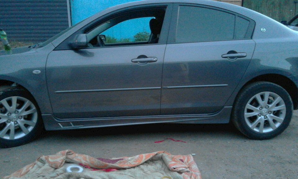 Пороги — Mazda 3 (1G) BK, 1,6 л, 2008 года | тюнинг | DRIVE2