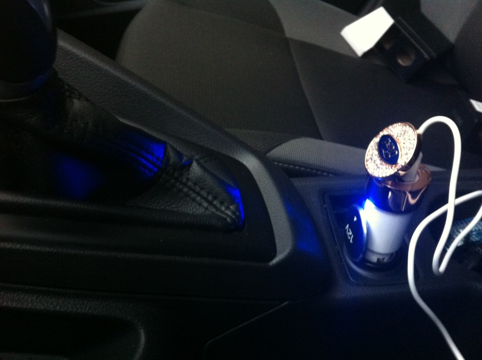 зарядка от прикуривателя на 2 usb с камнями сваровски) — Ford Focus ...