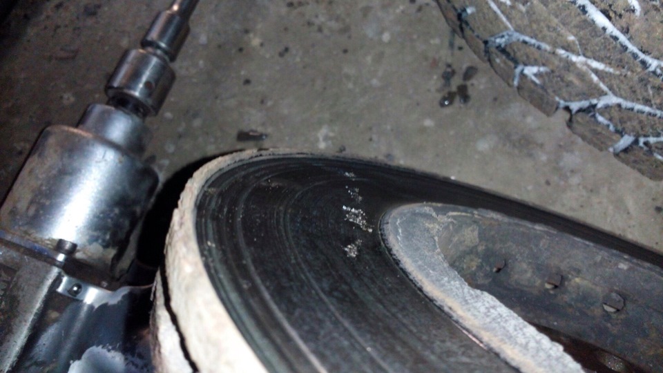 Замена передних тормозных дисков и колодок 04.01.16 — Renault Laguna ...