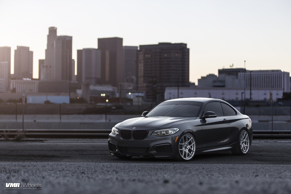 VMR Mineral Grey F22 228i M Sport — V803 19" Hyper Silver — TuningPoint | AWE Tuning Россия на ...