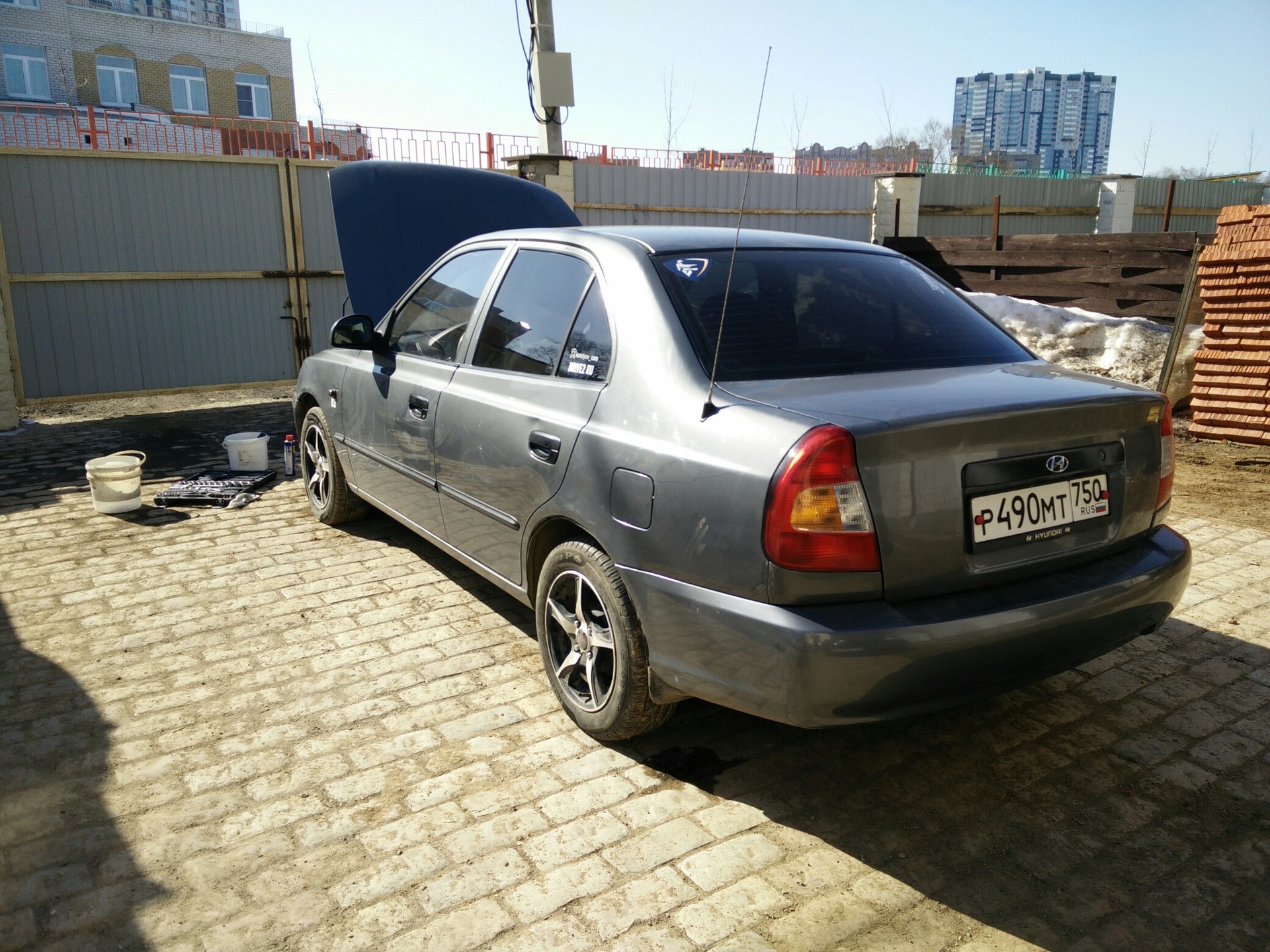 Стиль к лету, часть 5: переобувка — Hyundai Accent (2G), 1,5 л, 2006 года | стайлинг | DRIVE2