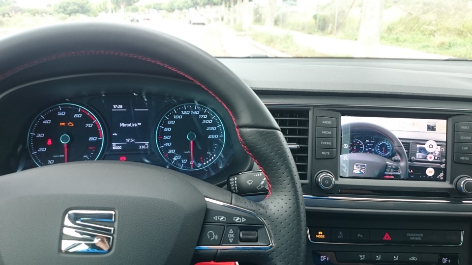 MirrorLink & 6000km — SEAT Leon FR (Mk3), 1,4 л, 2015 года | фотография ...