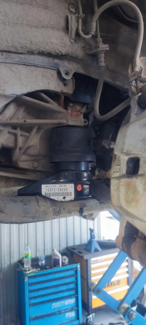 1237228200 ОПОРА ДВИГАТЕЛЯ ЛЕВАЯ (L) TOYOTA CAMRY (06-11), LEXUS ES240 ...