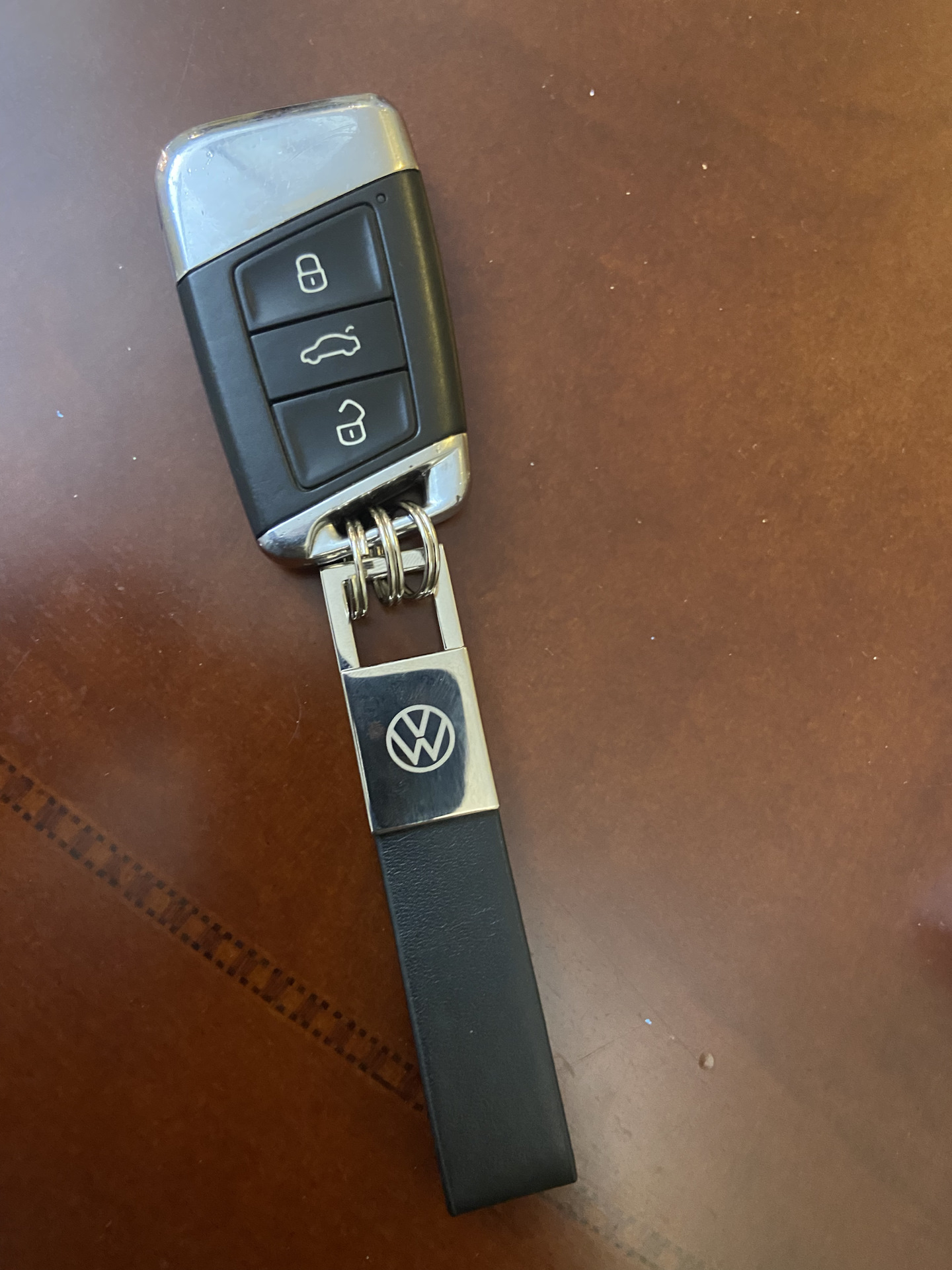 Новый брелок — Volkswagen Passat Variant (B8), 1,6 л, 2016 года ...