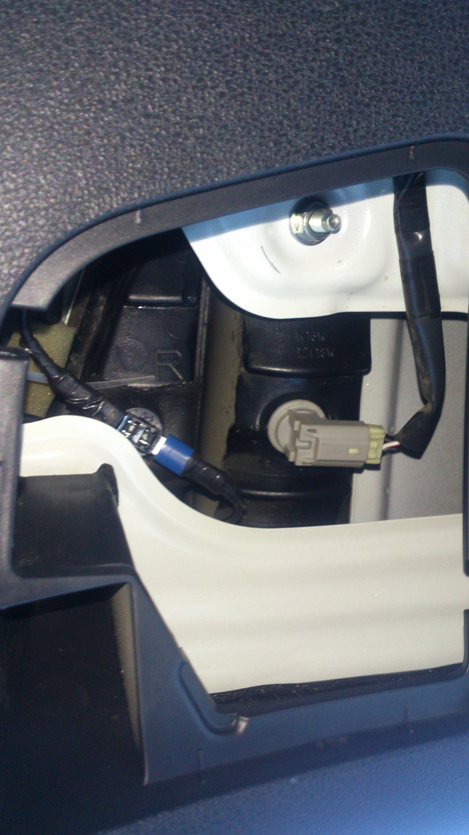 дополнительные габаритные огни — Nissan Wingroad (Y12), 1,5 л, 2010 ...