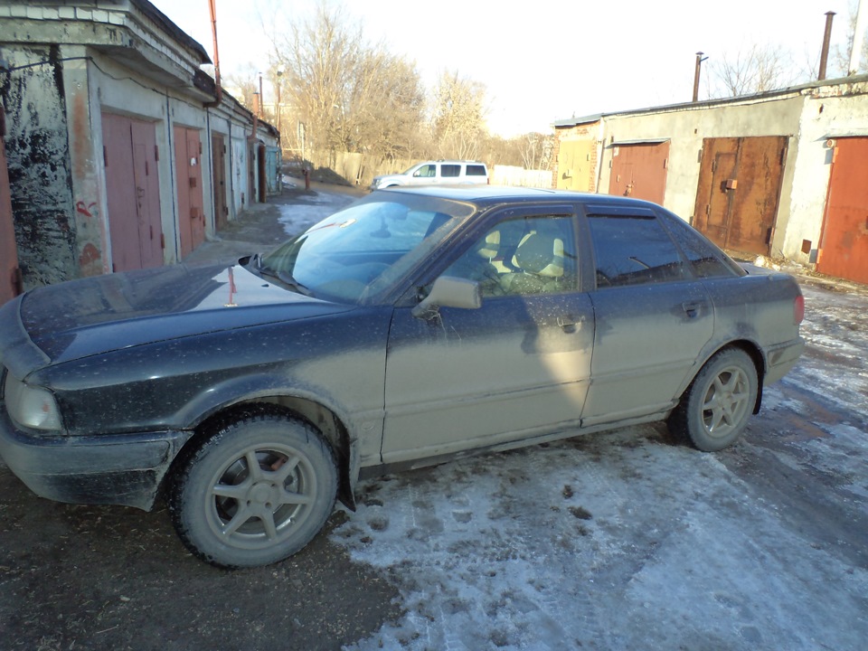 Мойка после того как КАМАЗ окатил грязью — Audi 80 B4 2 л 1994