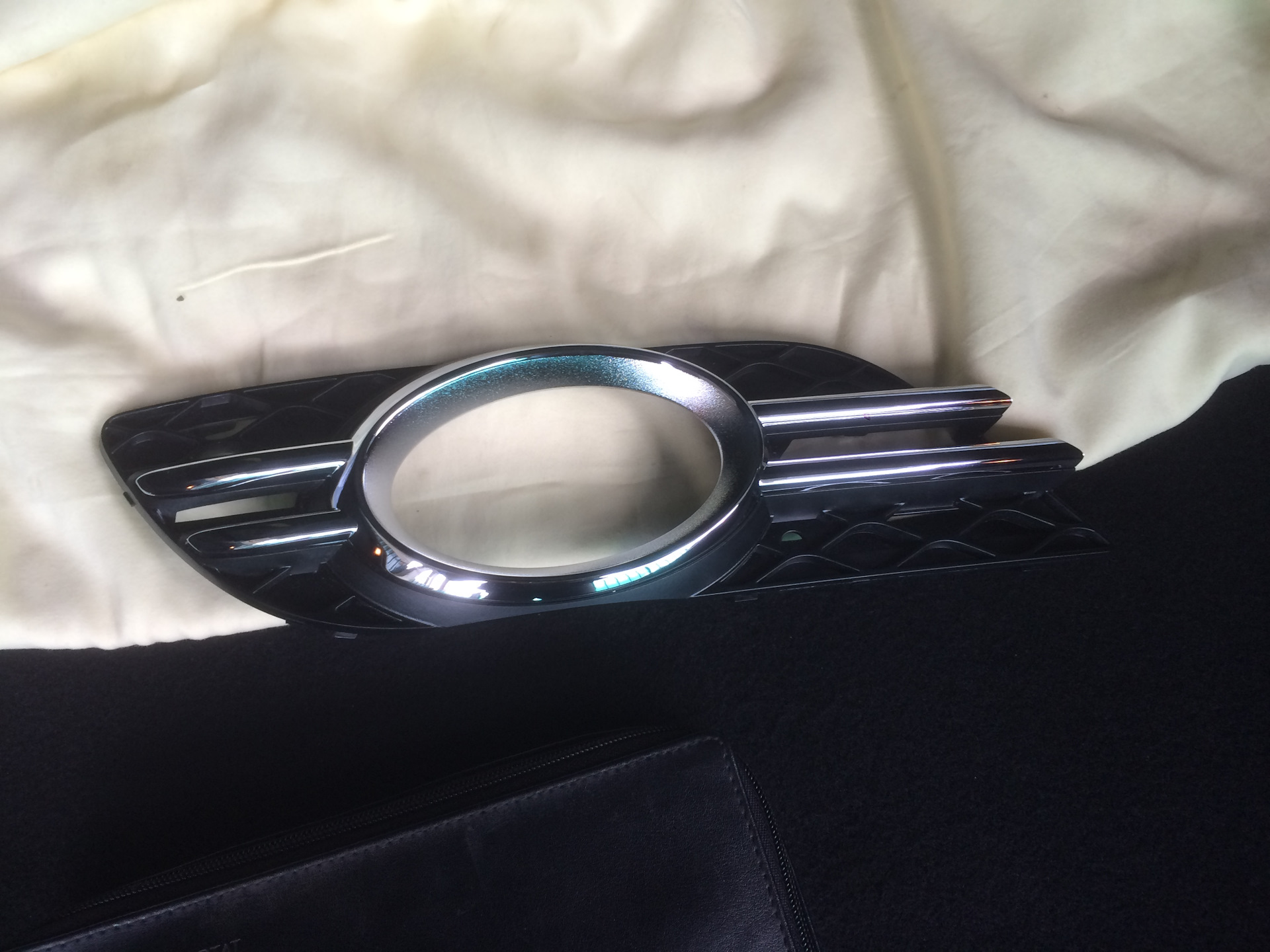 Детали для переднего бампера — Mercedes-Benz E-Class (W211), 2,2 л ...