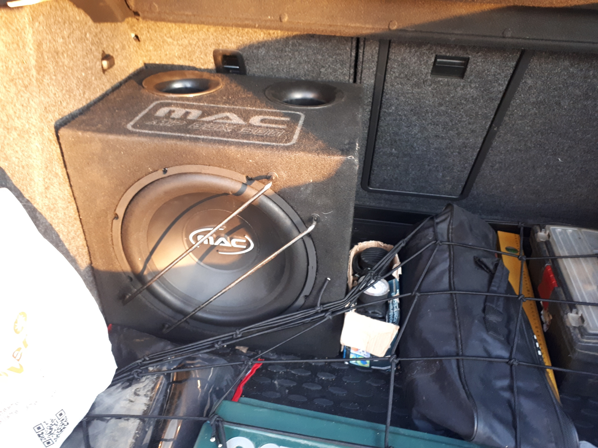 Немножко баса — Skoda Superb Mk2, 1,8 л, 2010 года | автозвук | DRIVE2