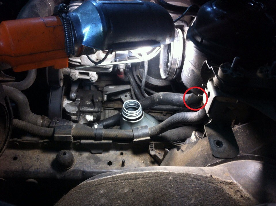 Замена подающего шланга ГУР — BMW 5 series (E60), 3 л, 2009 года ...