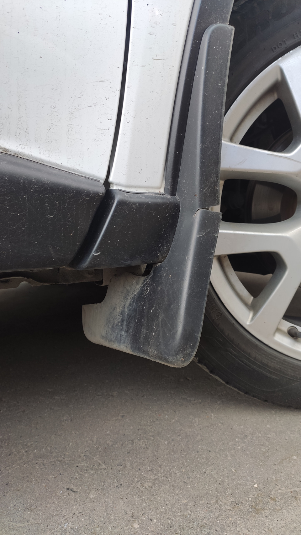 Замена брызговиков. — Nissan X-Trail II (t31), 2 л, 2013 года ...