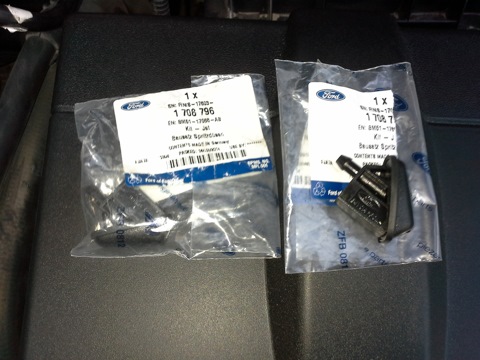 1708796 ФОРСУНКИ ОМЫВАТЕЛЯ ЛОБ СТЕКЛА Foc2011- (без обогрева) веерные ...