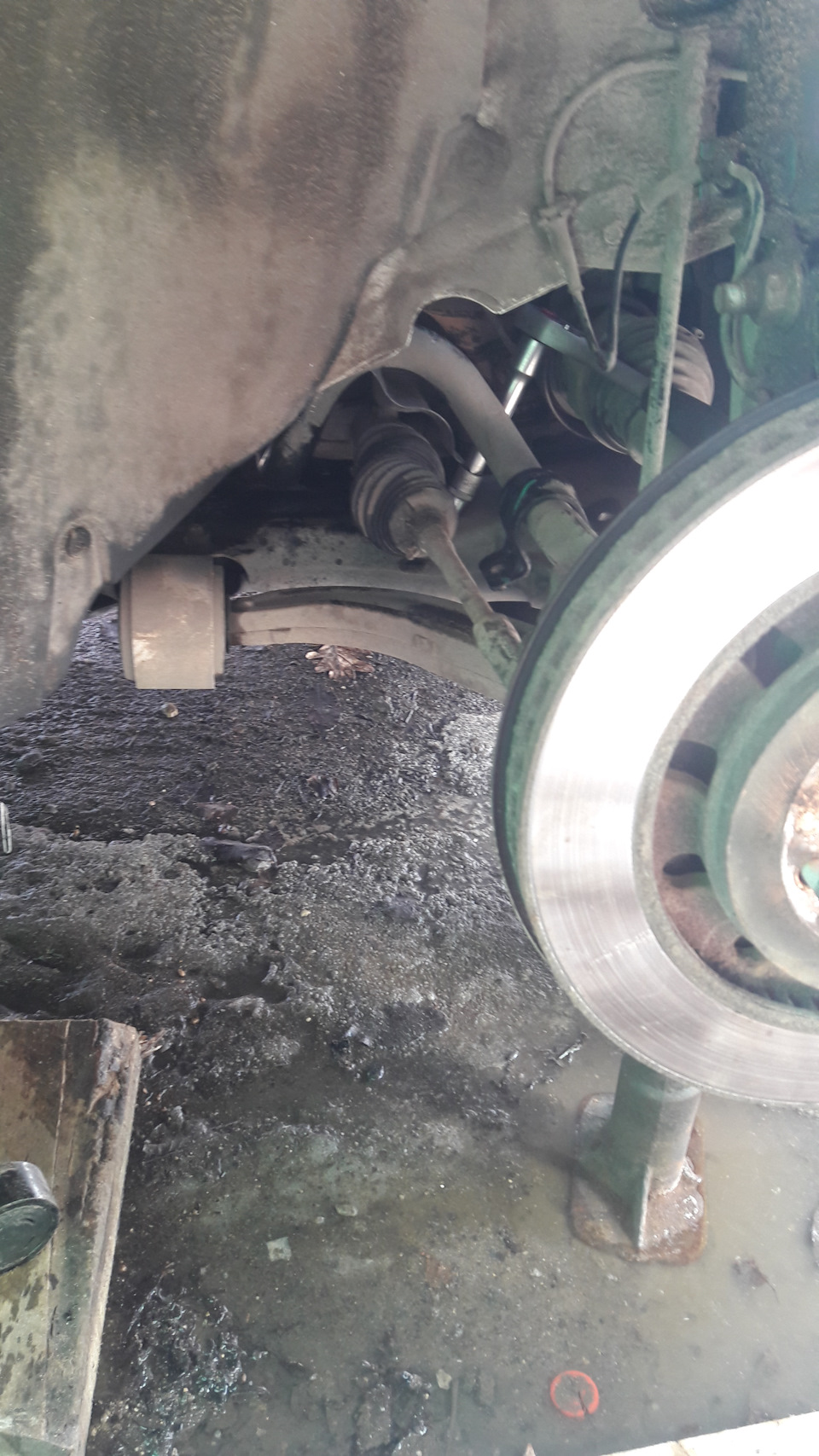 DA8Z5484A Втулка переднего стабилизатора левая / Explorer 13~ Ford ...