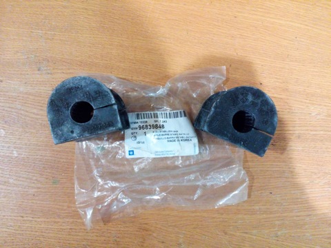 96839848 Втулка стабилизатора переднего GM | Запчасти на DRIVE2