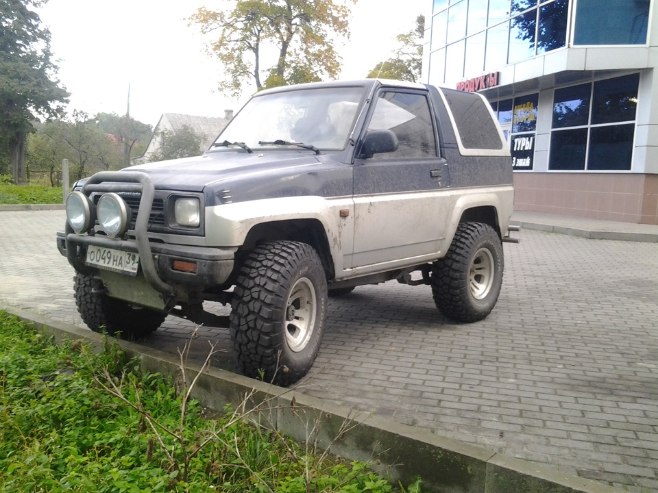 А вот и "сестра" — Daihatsu Feroza I, 3 л, 1992 года | фотография | DRIVE2