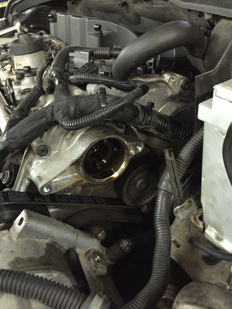 Замена уплотнительного кольца вакуумного насоса — Volvo S80 (2G), 3,2 л ...