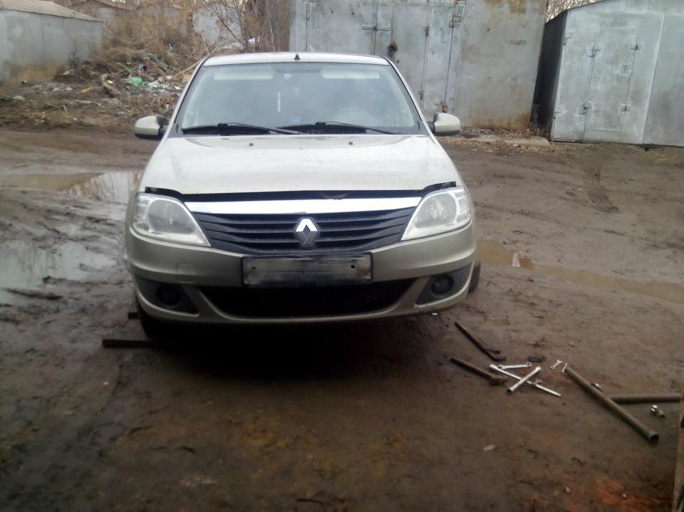 Замена передних колодок. — Renault Logan (1G), 1,6 л, 2010 года ...