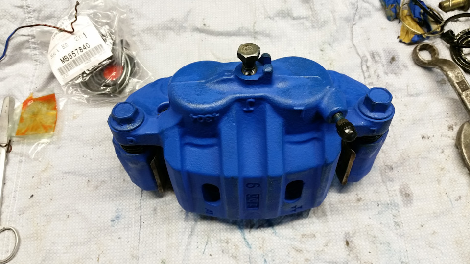 MB857840 Ремкомплект суппорта тормозного переднего Mitsubishi ...