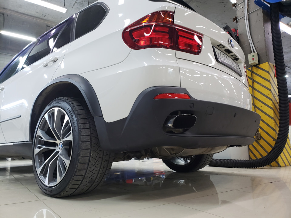 Новый задний бампер — BMW X5 (E70), 3 л, 2007 года | кузовной ремонт | DRIVE2
