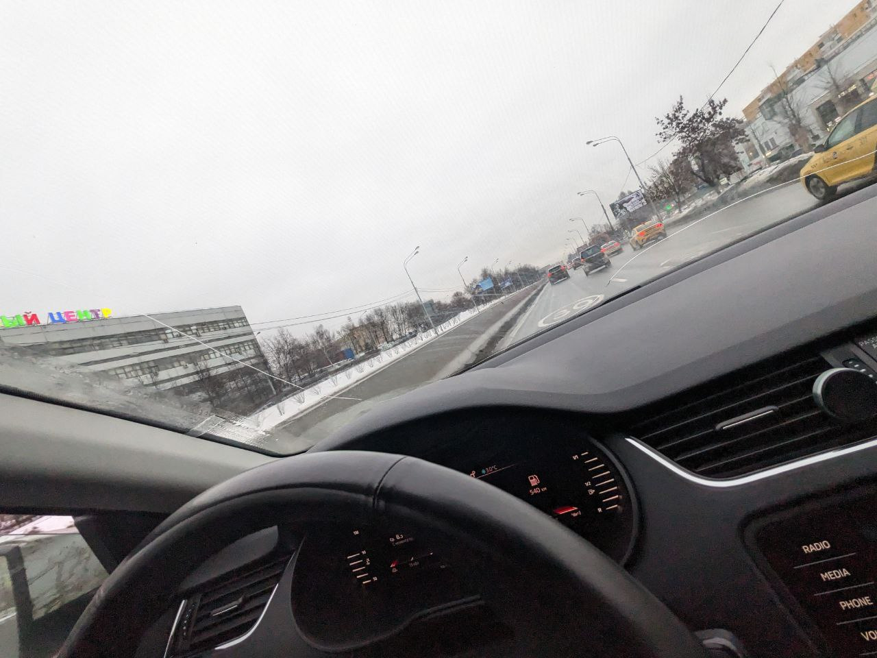 Ежегодная замена Лобового стекла с подогревом — Skoda Octavia A7 Mk3, 1 ...