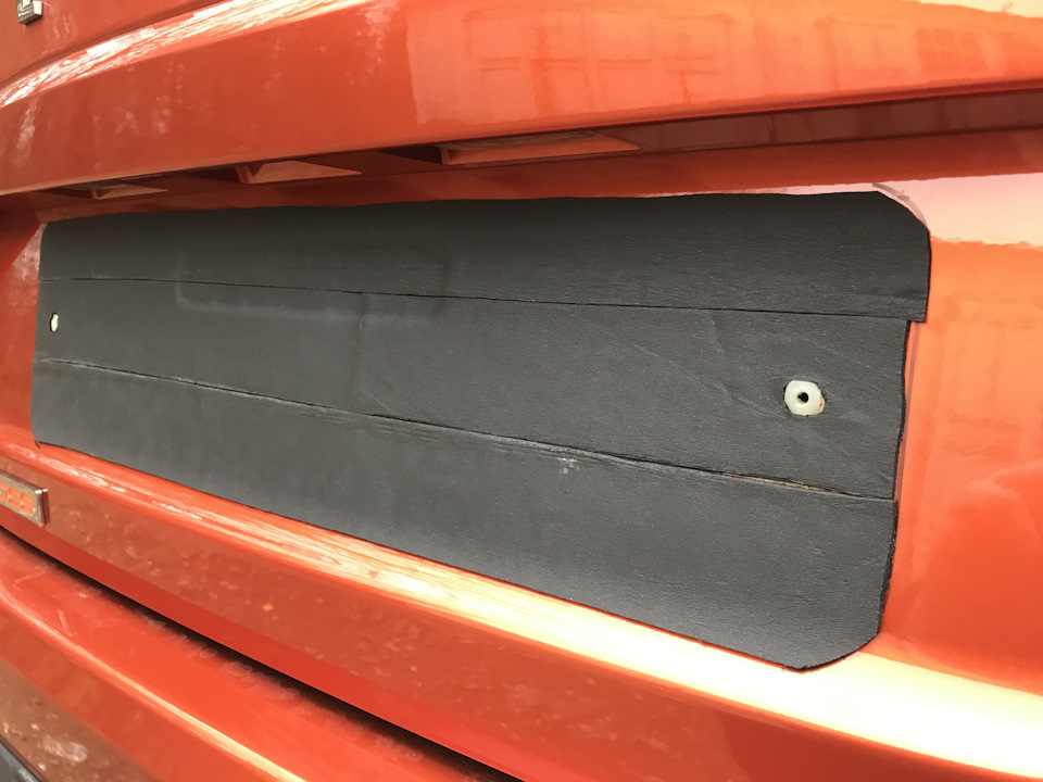 11) Подкладка под номерной знак. — Lada Vesta SW Cross (1G), 1,8 л ...