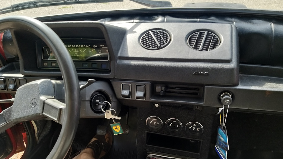 Музыка в машине, самодельная консоль — Lada Ока 11113, 0,6 л, 1999 года ...