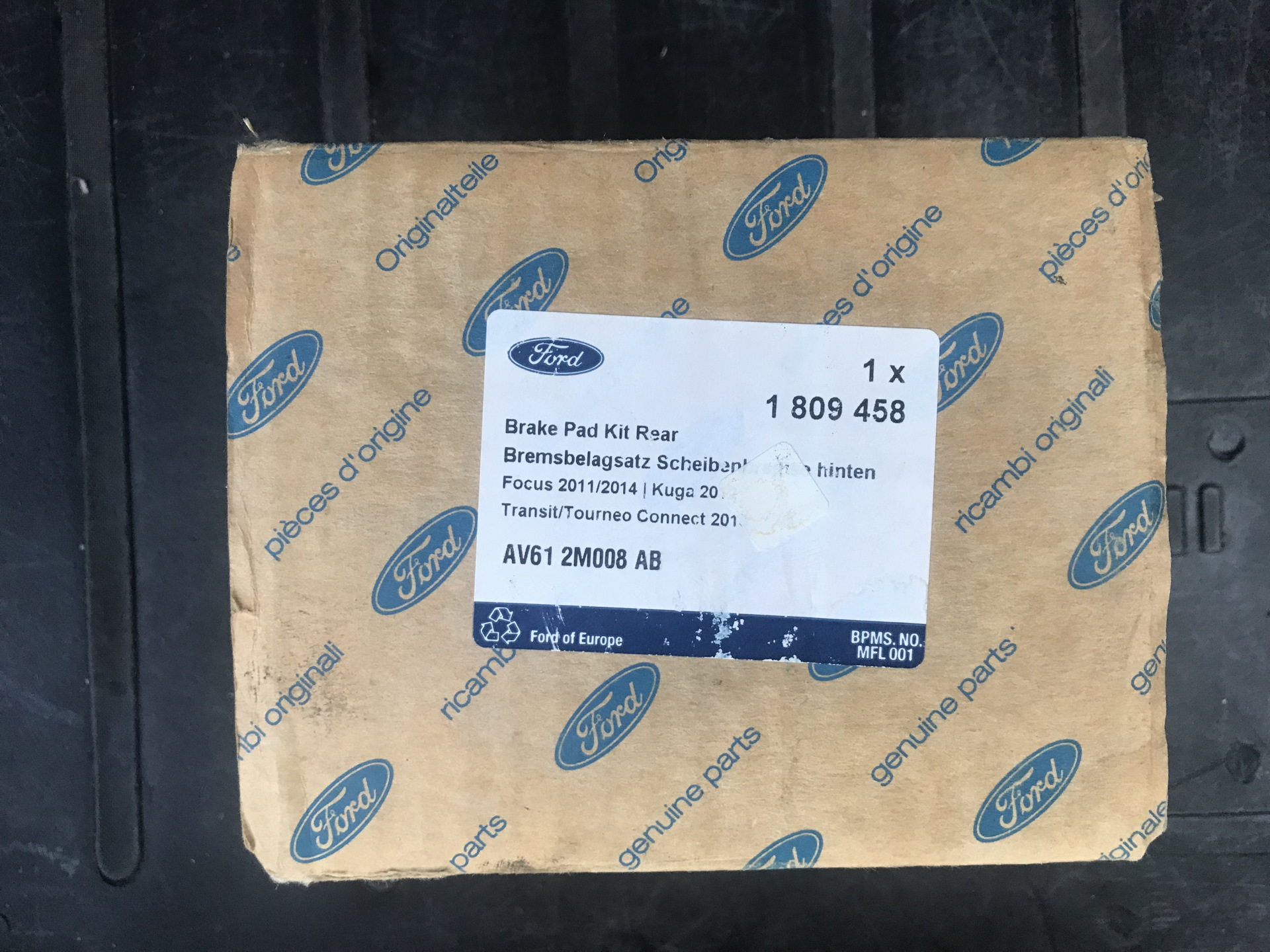 Задние тормозные диски и колодки — Ford Focus III Hatchback, 1,6 л ...