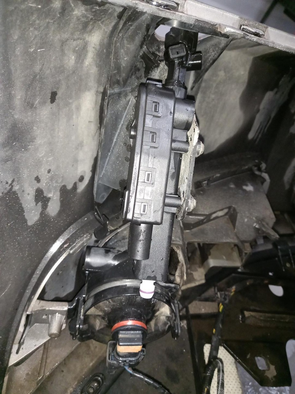 #056 ремонт системы омывателя — Volvo V70 III, 3 л, 2008 года | визит ...