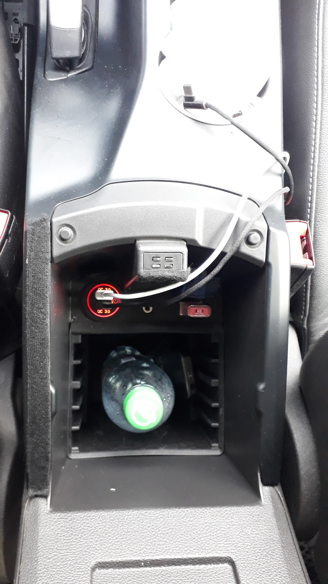 USB зарядка — Ford Kuga (2G), 1,6 л, 2014 года | аксессуары | DRIVE2