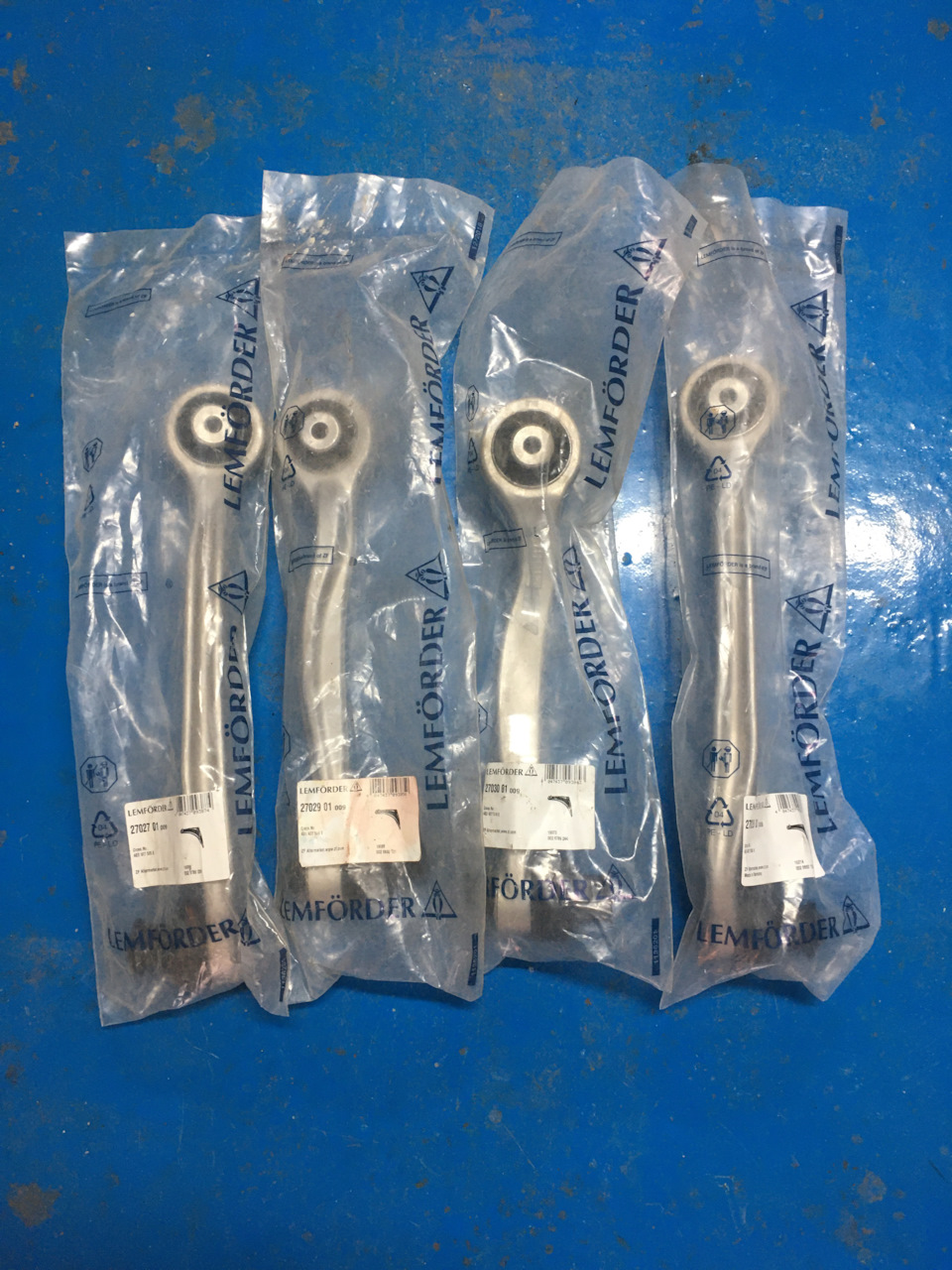 27027 Рычаг независимой подвески колеса, подвеска колеса LEMFORDER ...