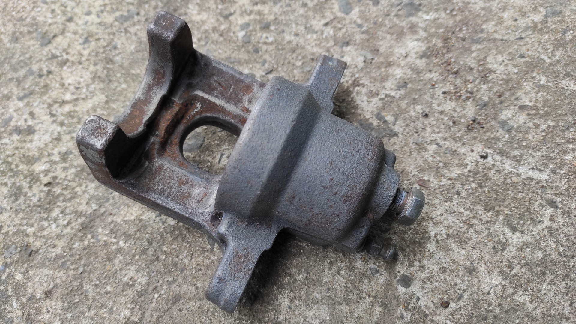 Обслуживание и замена комплектующих заднего тормозного контура — Lexus ...