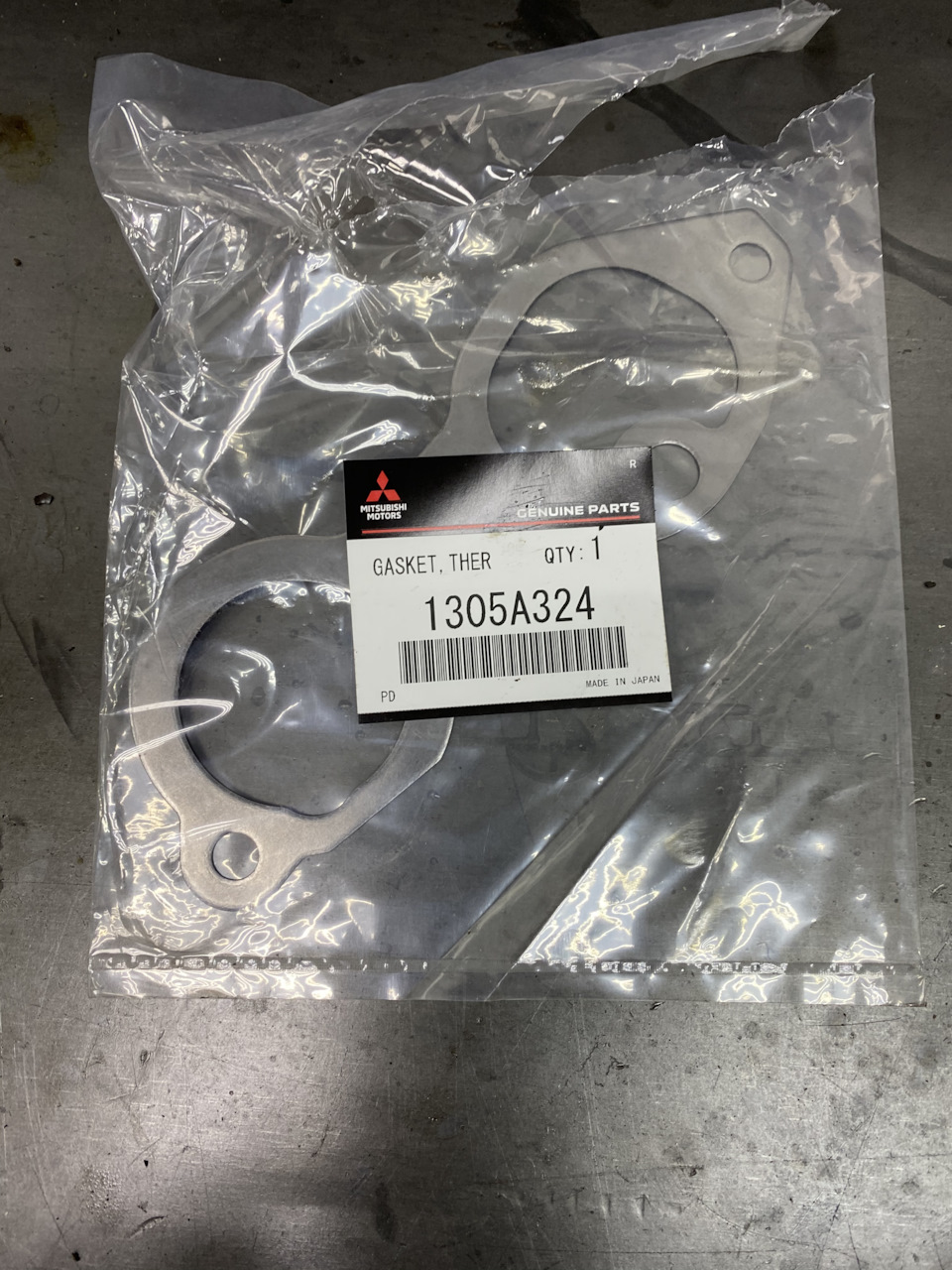 1305A324 Прокладка крышки термостата Mitsubishi | Запчасти на DRIVE2