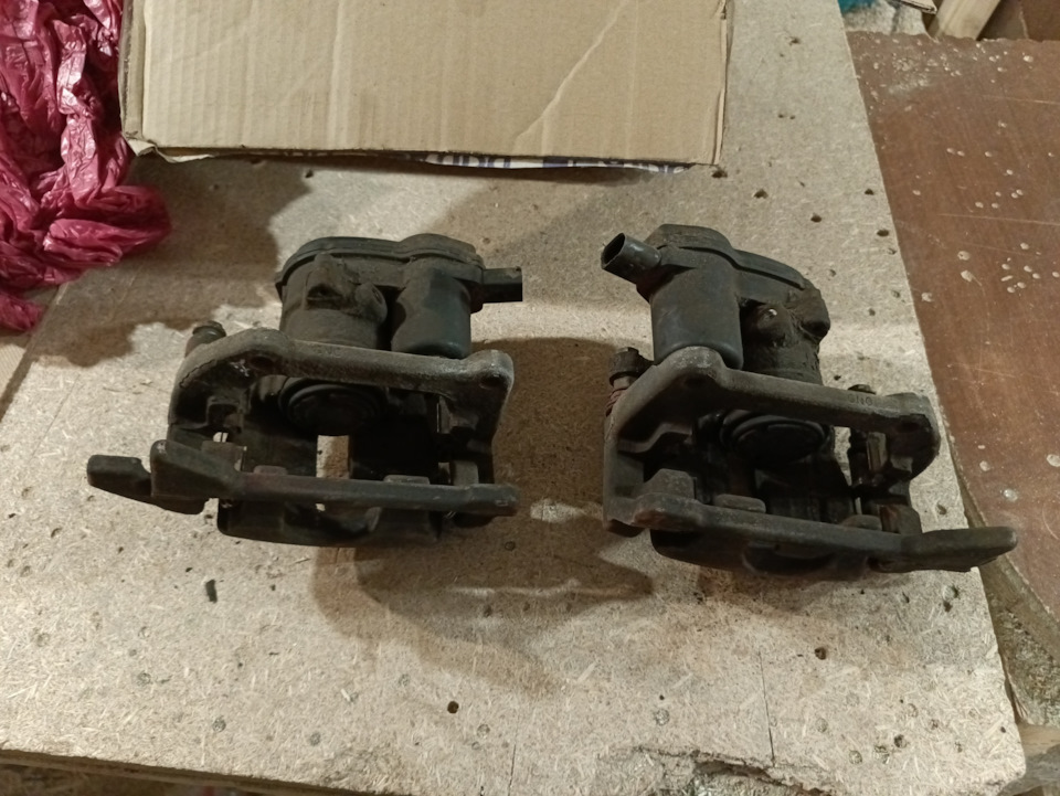 8K0615403B Суппорт тормозной на Audi A4 B8 A5 Q5 VAG | Запчасти на DRIVE2